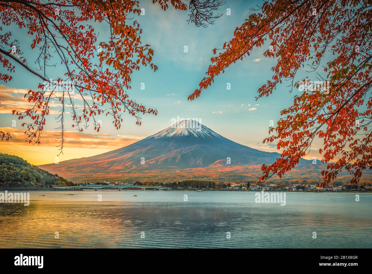 Sunrise over mt fuji lake hi-res stock photography and images - Alamy