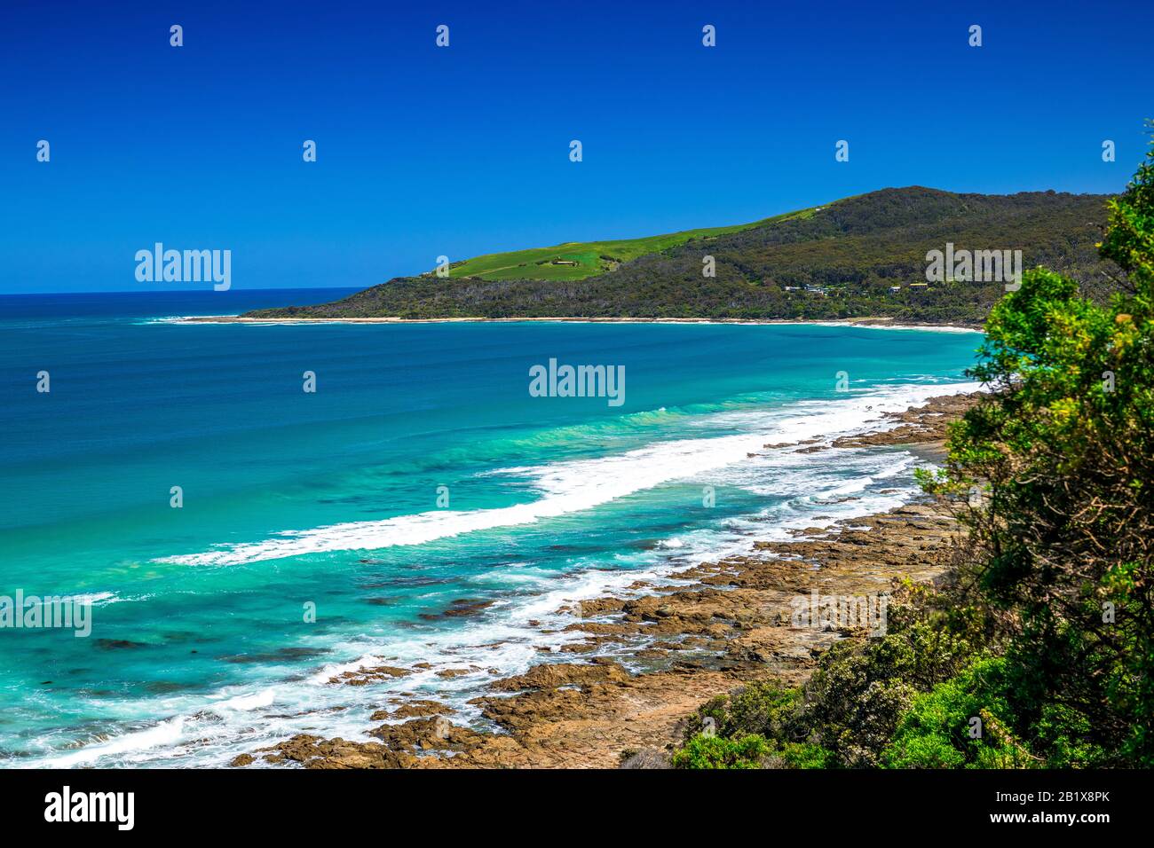 Sweeping views of Victorian coastline along the Great Ocean Road in ...
