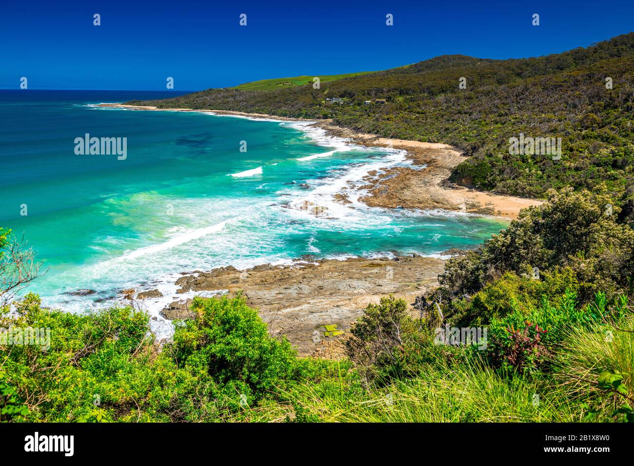 Sweeping views of Victorian coastline along the Great Ocean Road in ...