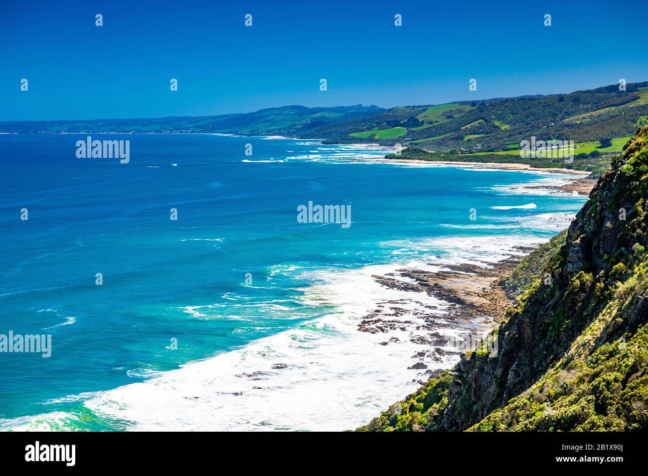 Sweeping views of Victorian coastline along the Great Ocean Road in ...