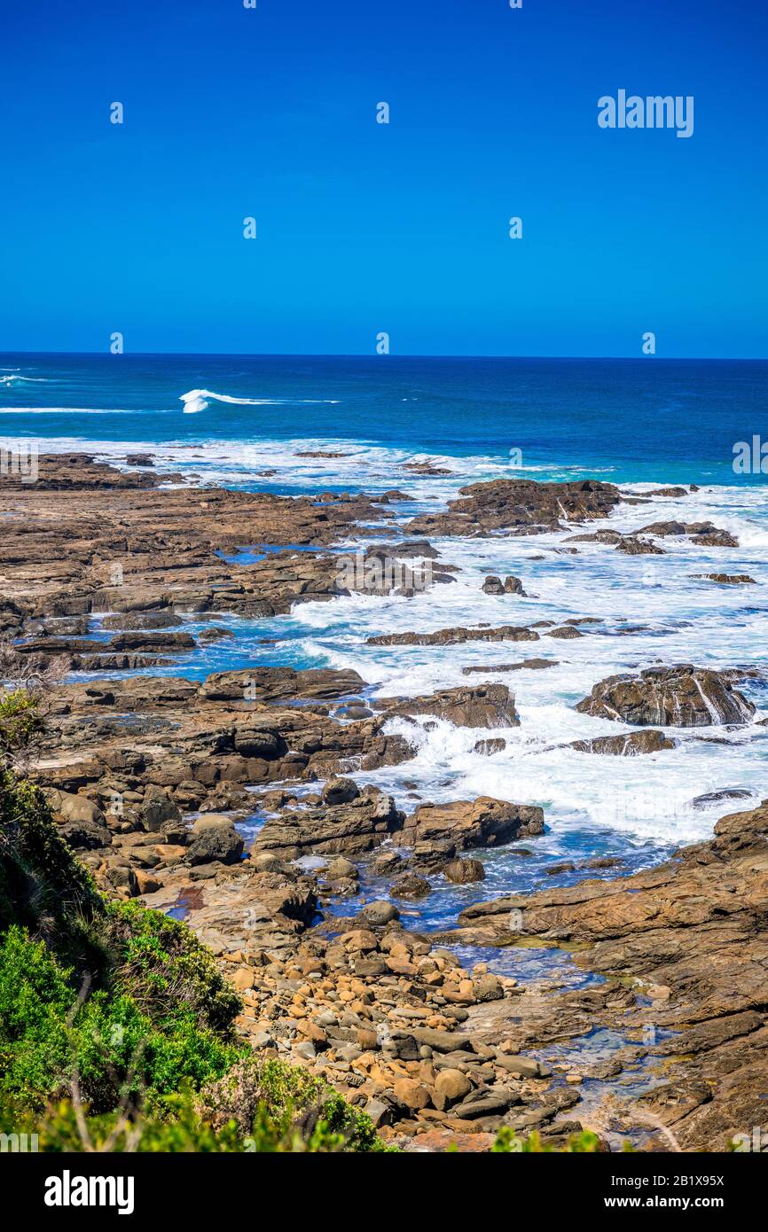 Sweeping views of Victorian coastline along the Great Ocean Road in ...