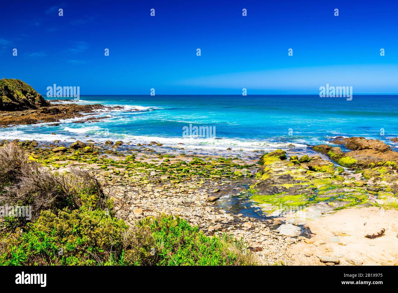 Sweeping views of Victorian coastline along the Great Ocean Road in ...