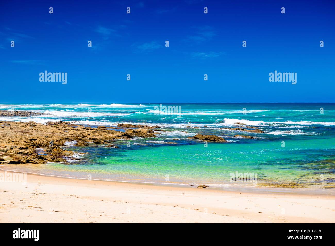 Sweeping views of Victorian coastline along the Great Ocean Road in ...