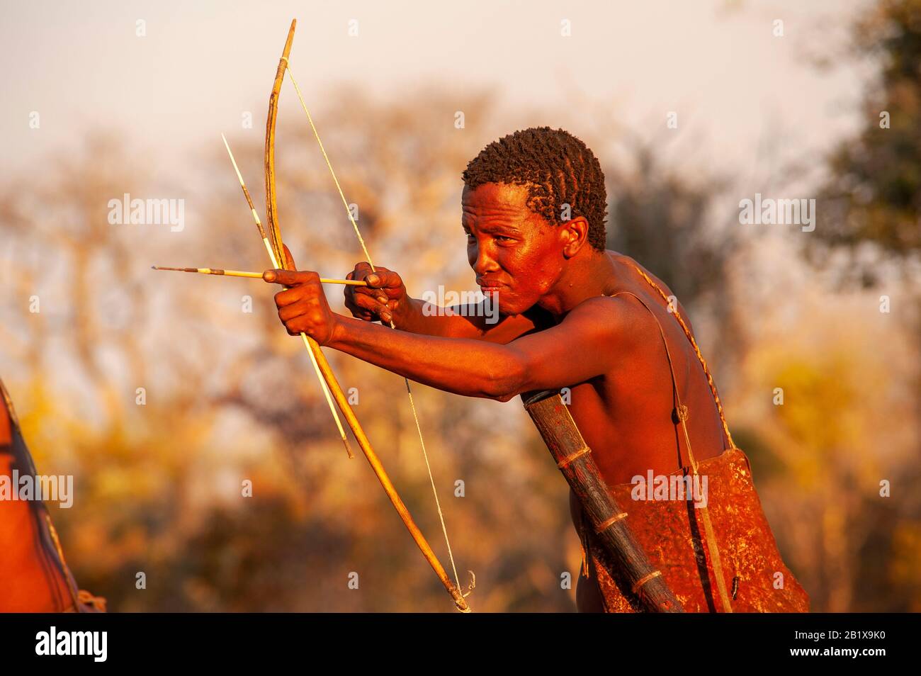 Ju/'Hoansi-San Bushman people simulating a hunt at Grashoek Living ...