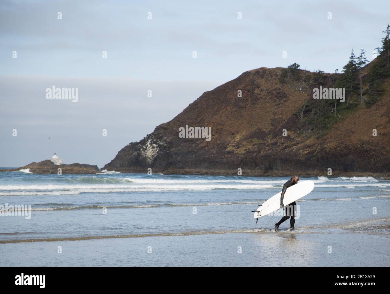 Surfing the Pacific Ocean Stock Photo - Alamy