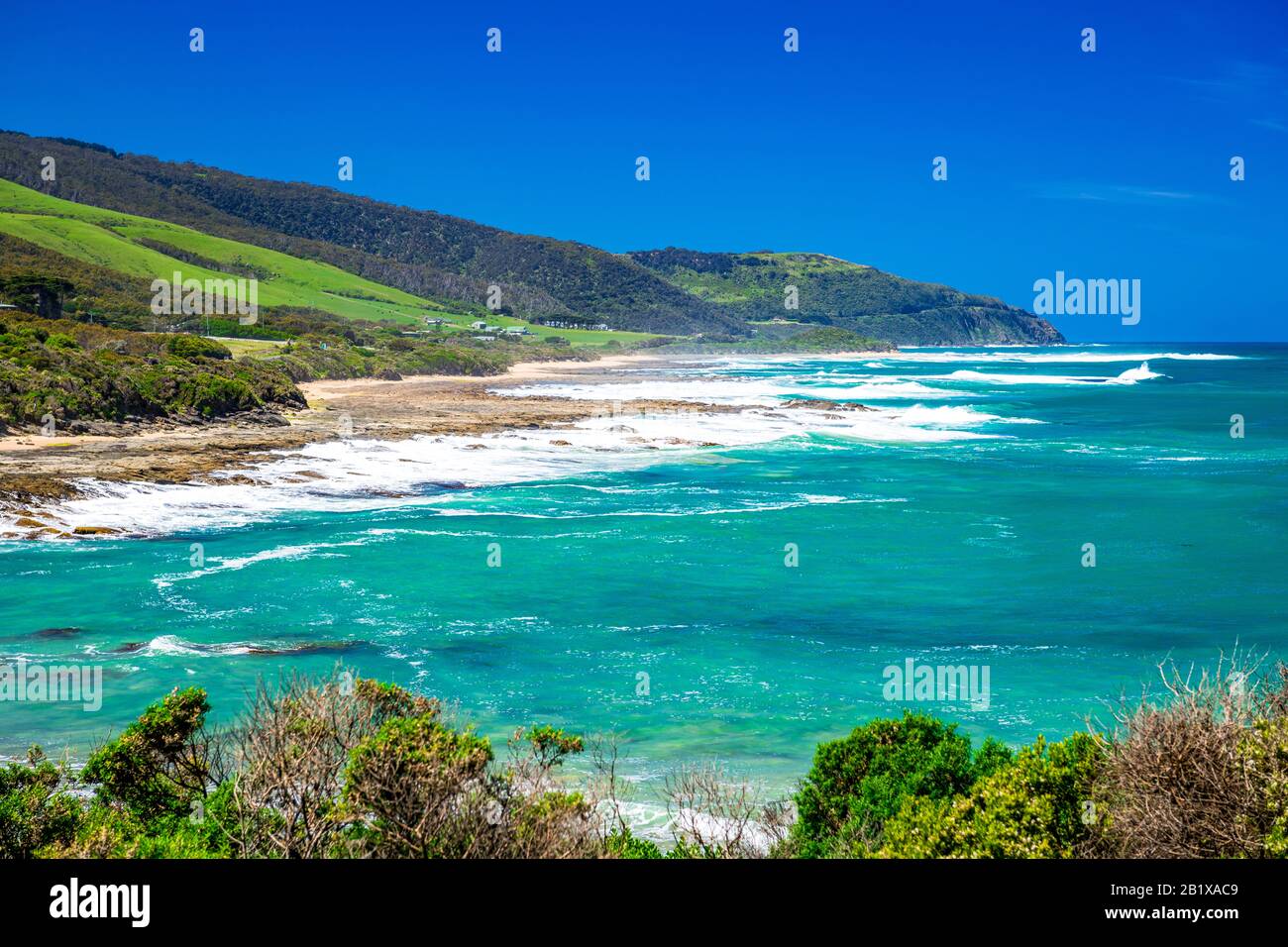 Sweeping views of Victorian coastline along the Great Ocean Road in ...