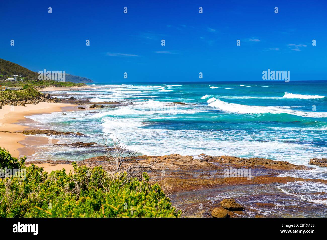 Sweeping views of Victorian coastline along the Great Ocean Road in ...