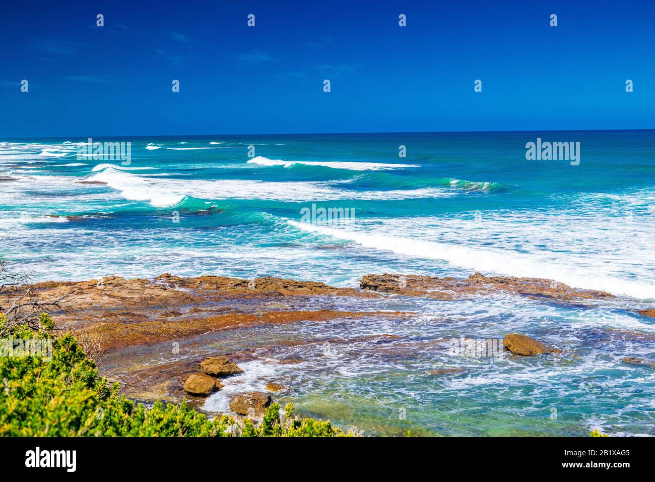 Sweeping views of Victorian coastline along the Great Ocean Road in ...