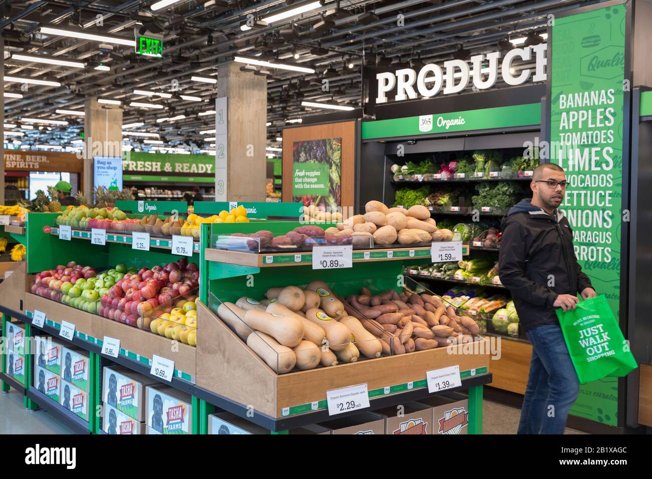 Amazon go scan hi-res stock photography and images - Alamy