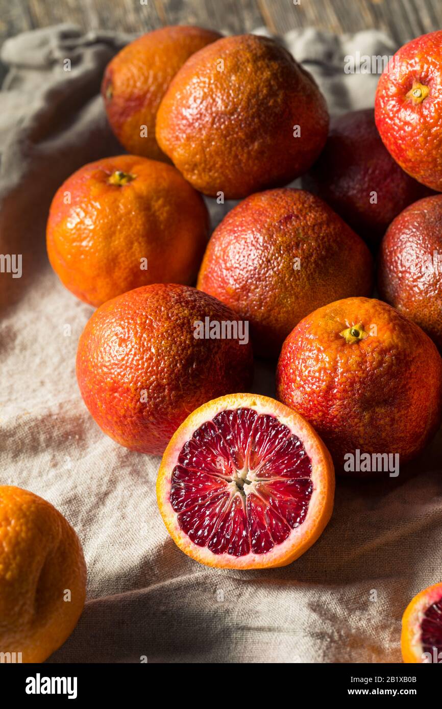 Raw Organic Red Blood Oranges in a Bunch Stock Photo - Alamy
