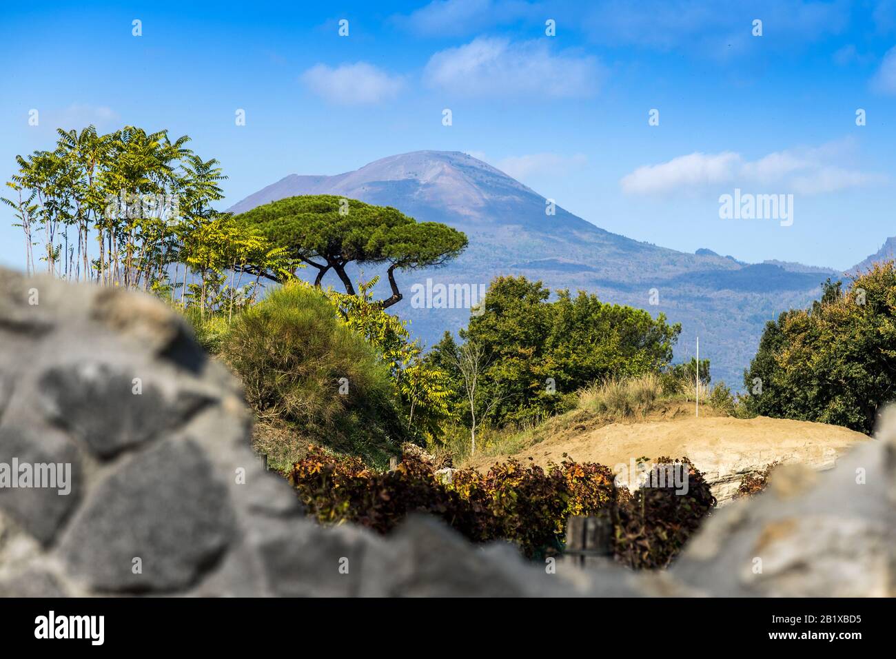 The eruption of mount vesuvius in ad 79 hi-res stock photography and ...