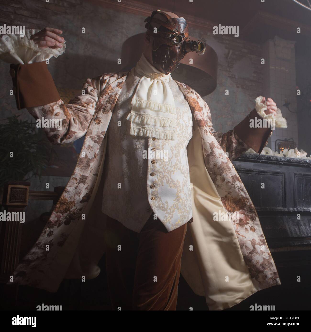 Victorian masquerade mask hi-res stock photography and images - Alamy