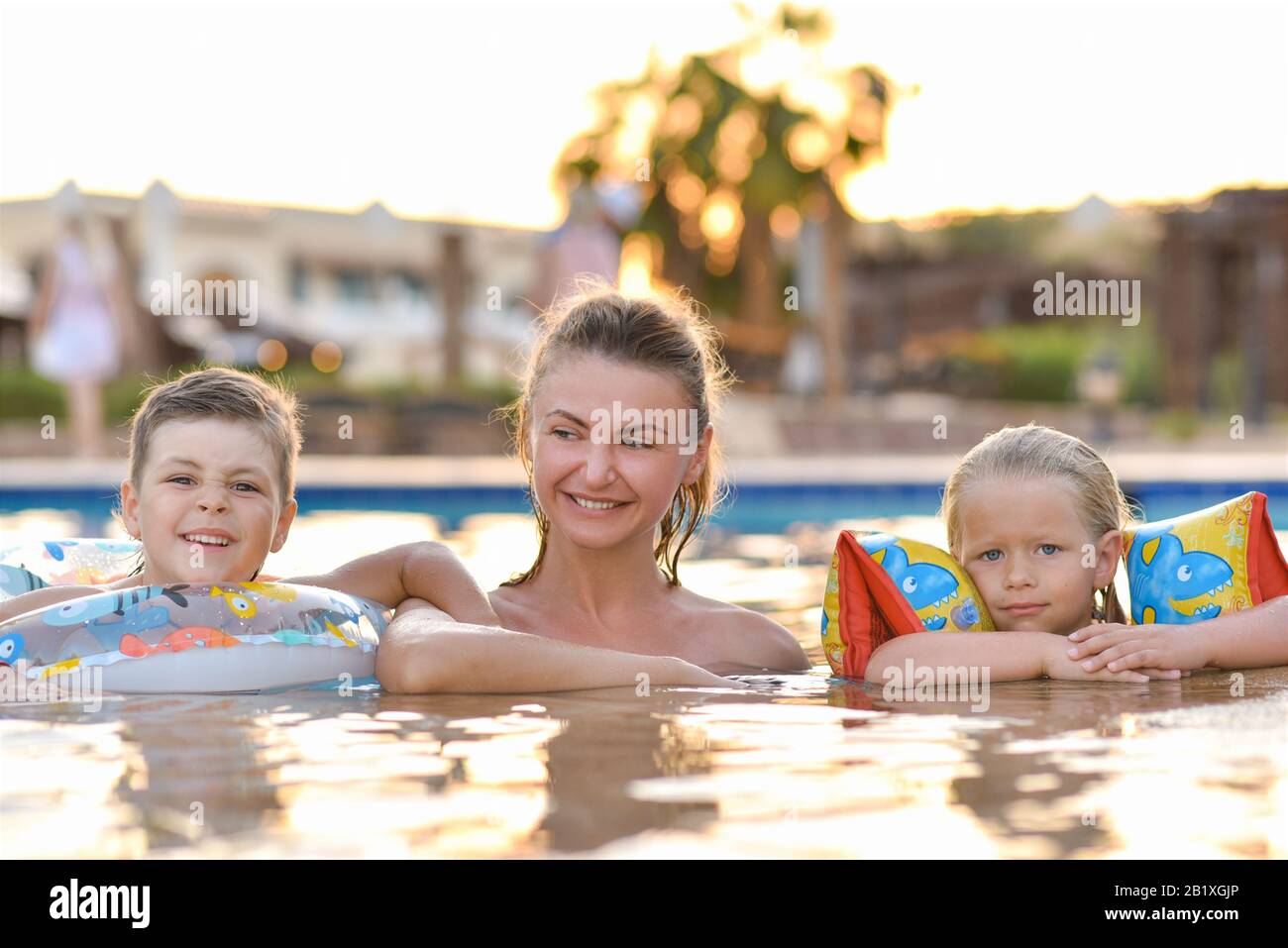 Mom baby in swimming pool hi-res stock photography and images - Alamy