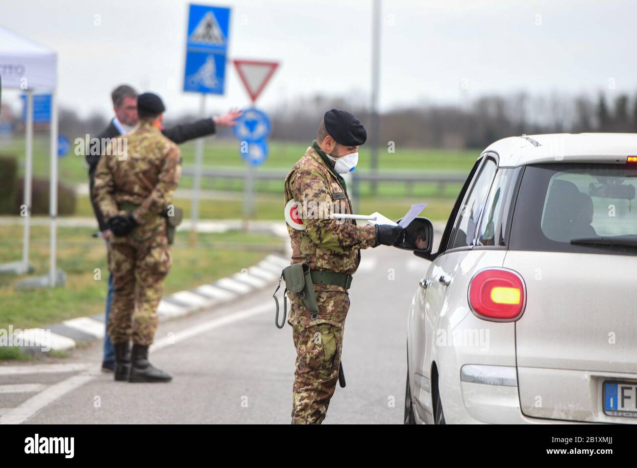 Italian military uniform hi-res stock photography and images - Alamy