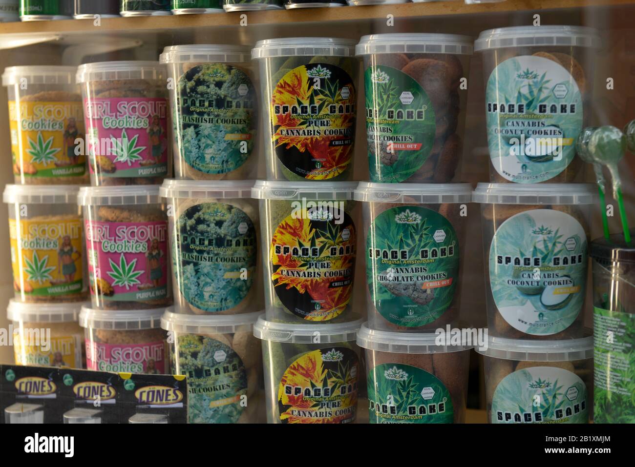 Cannabis Kekse, Amsterdam, Niederlande Stock Photo - Alamy
