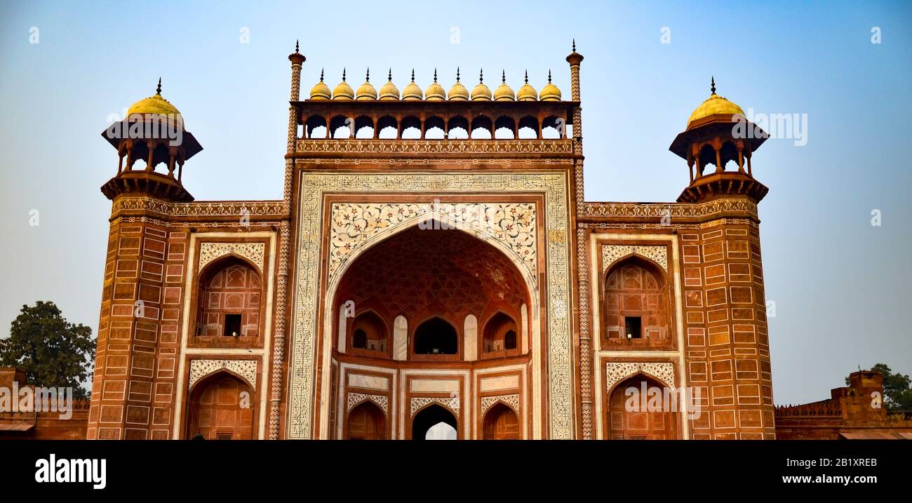 Architectural beauty of the Taj Mahal at Agra, India Stock Photo - Alamy