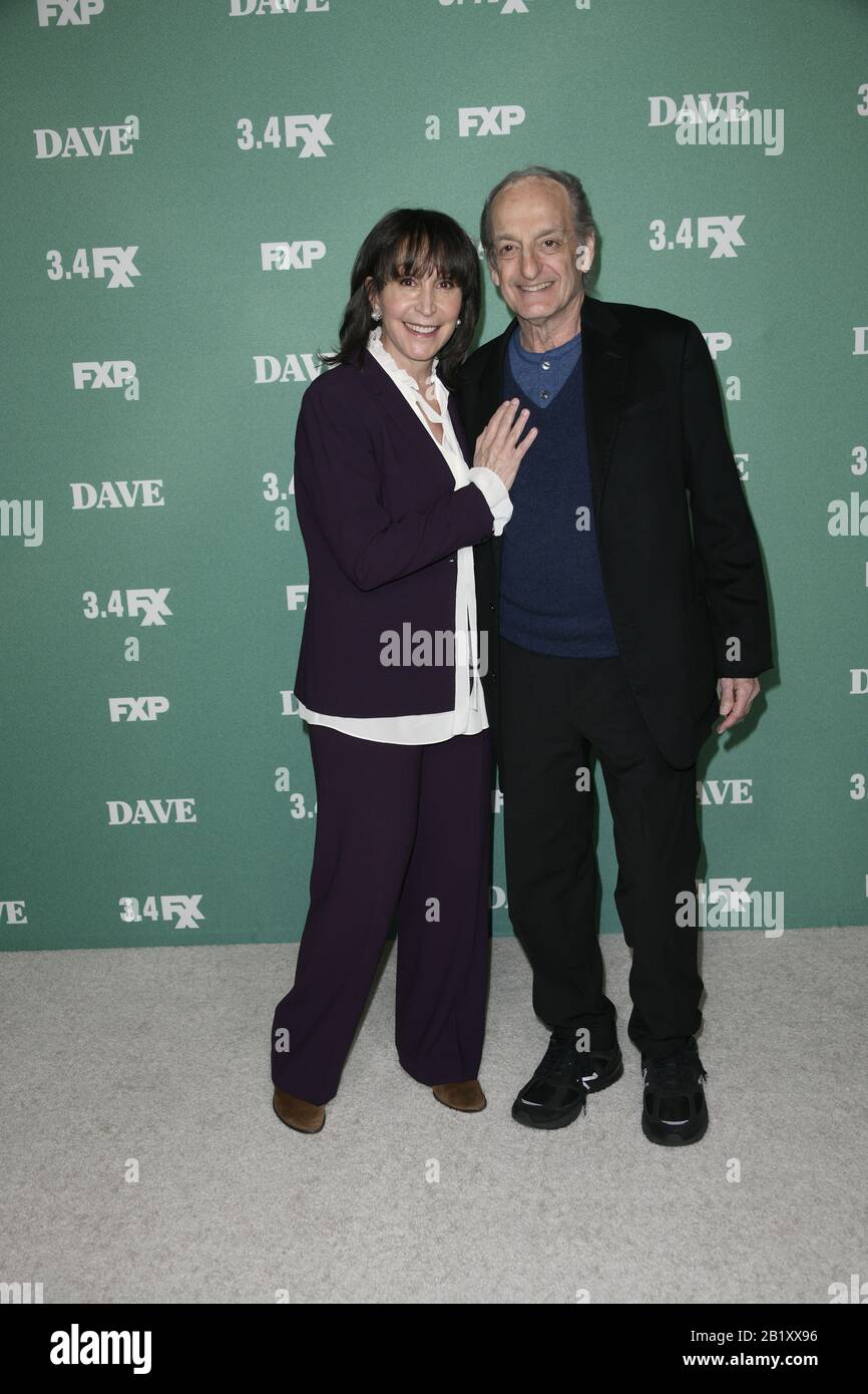David paymer and gina hecht hi-res stock photography and images - Alamy