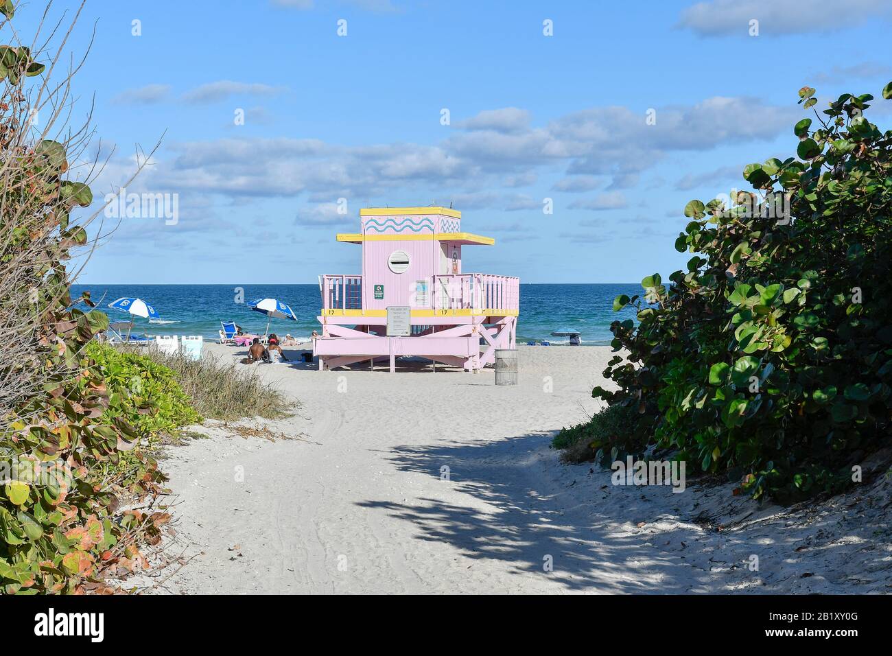 Naturist hi-res stock photography and images - Alamy