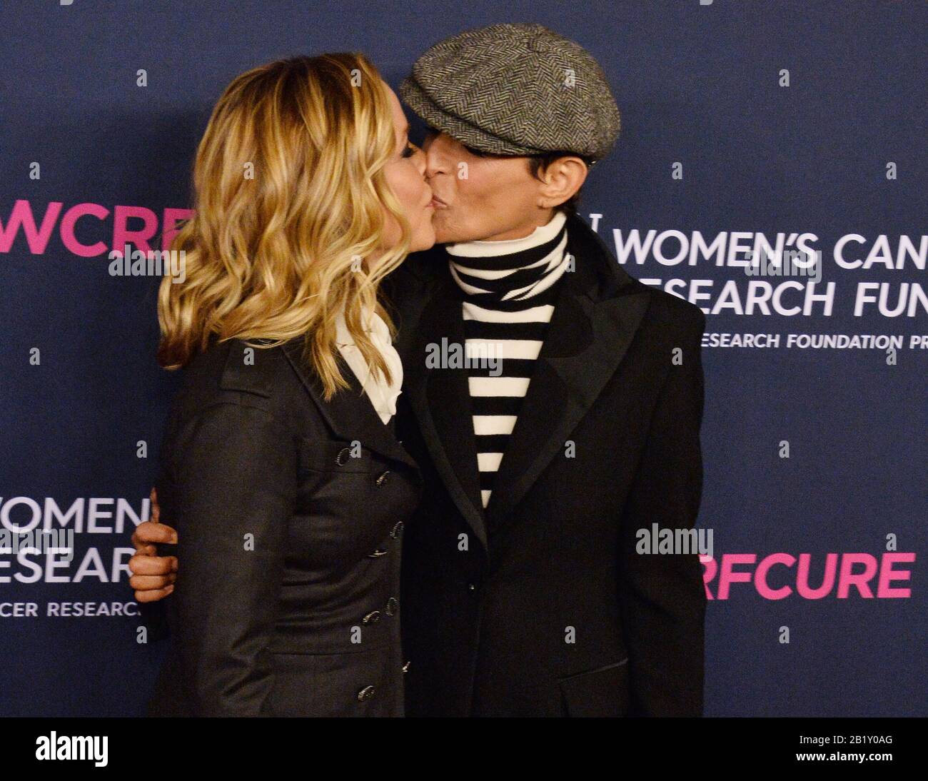 Beverly Hills, United States. 27th Feb, 2020. US actress Maria Bello (L ...