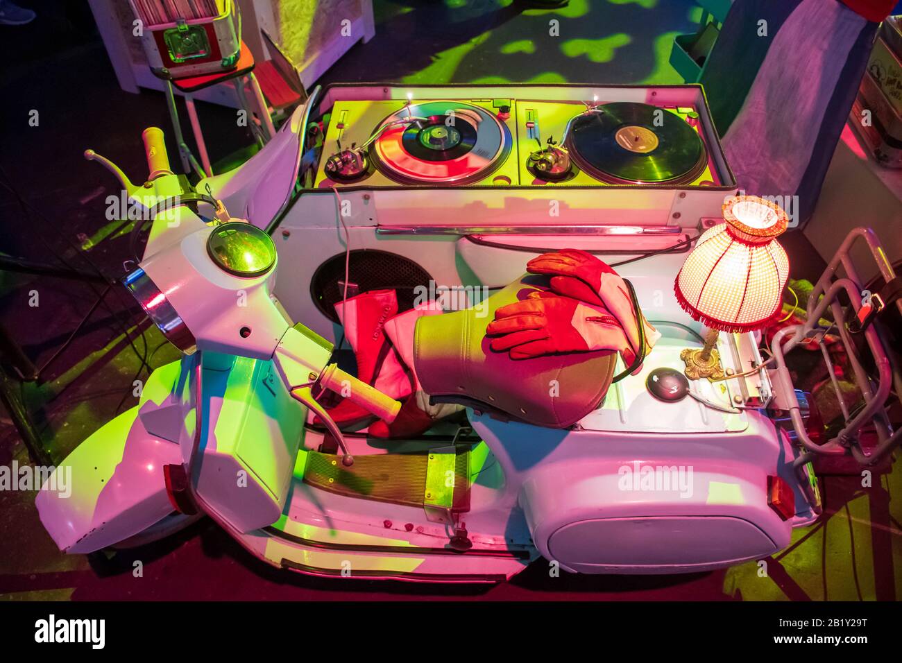 1950s music console hi-res stock photography and images - Alamy