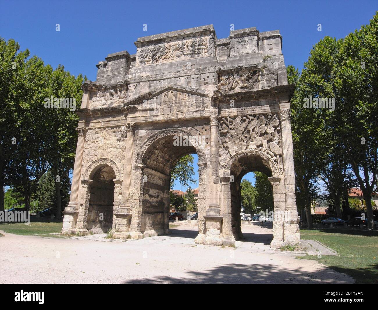 Roman triumphal arch orange unesco hi-res stock photography and images ...