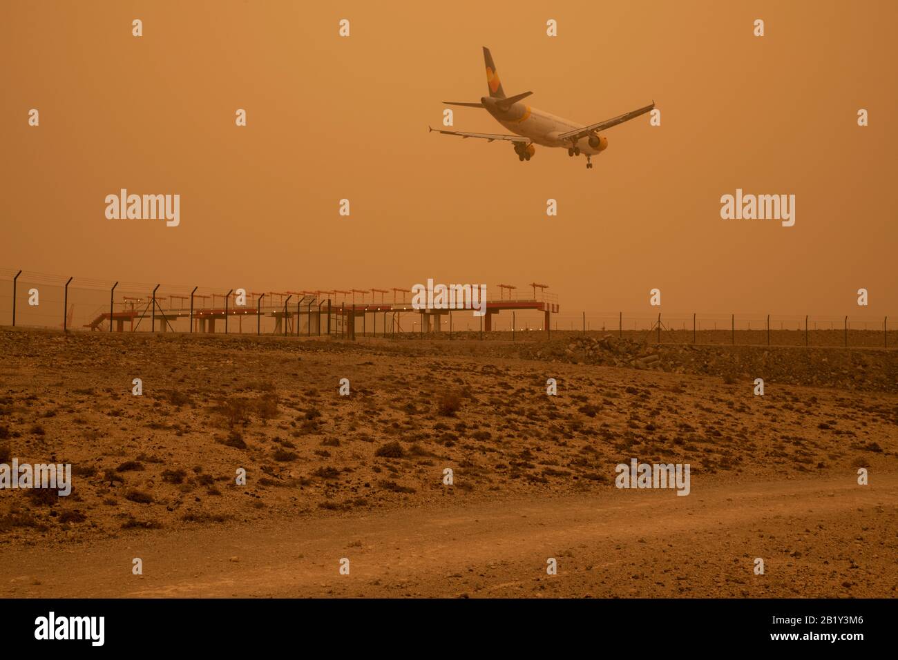 Low visibility landing High Resolution Stock Photography and Images - Alamy