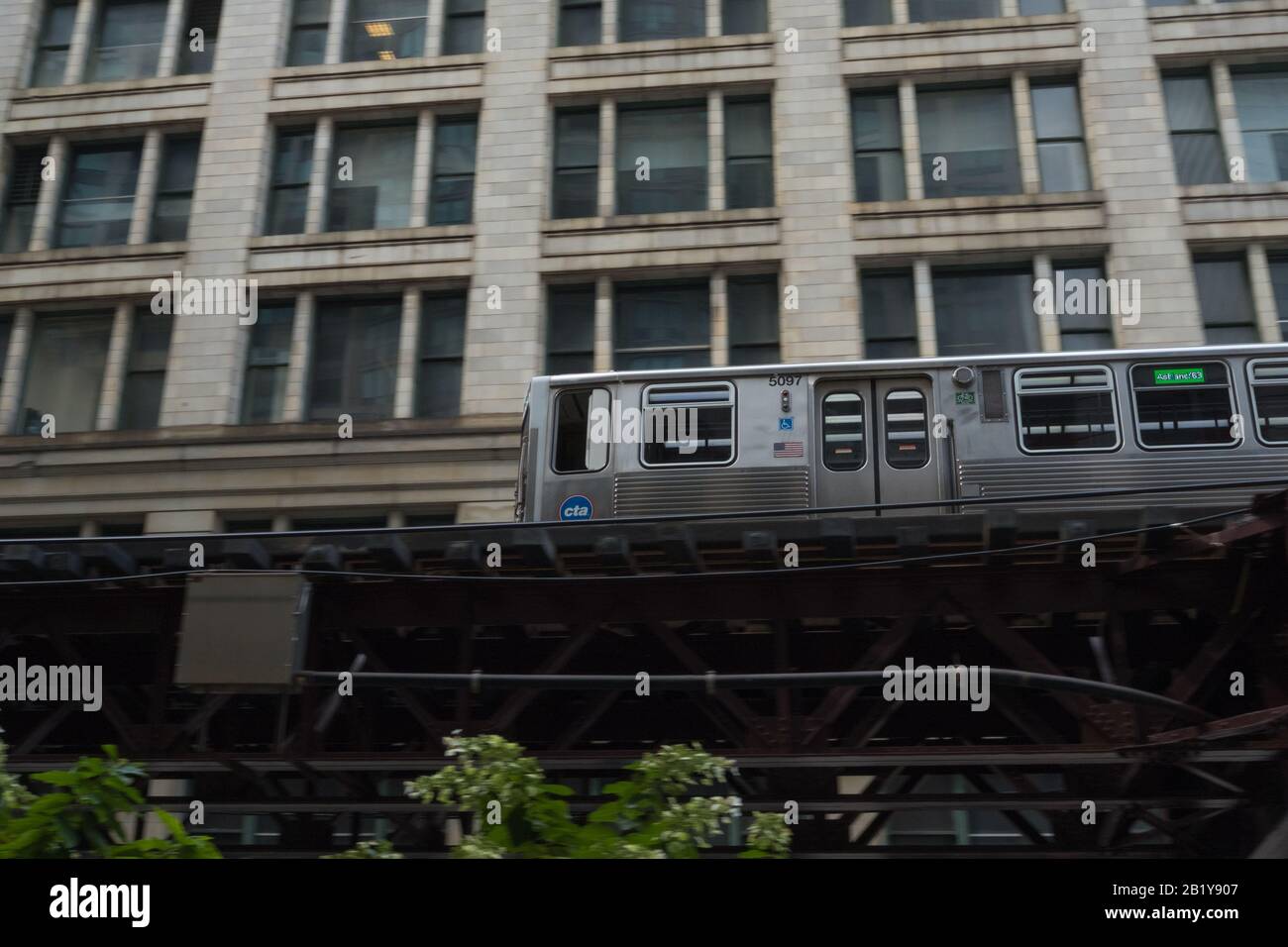 Elevated subway train, N Wabash Avenue, Chicago, Illinois Stock Photo - Alamy