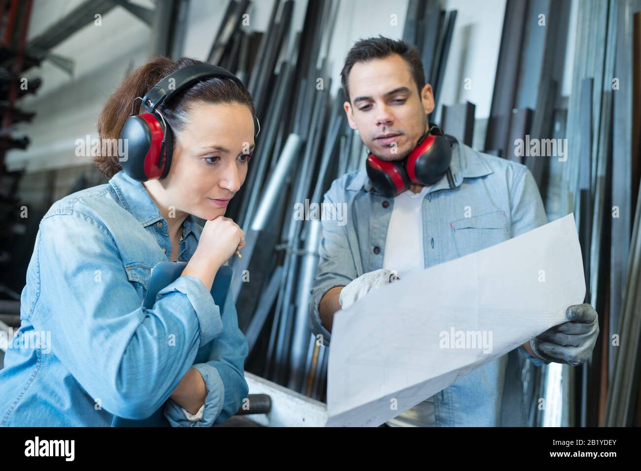Female hands hold documents hi-res stock photography and images - Alamy