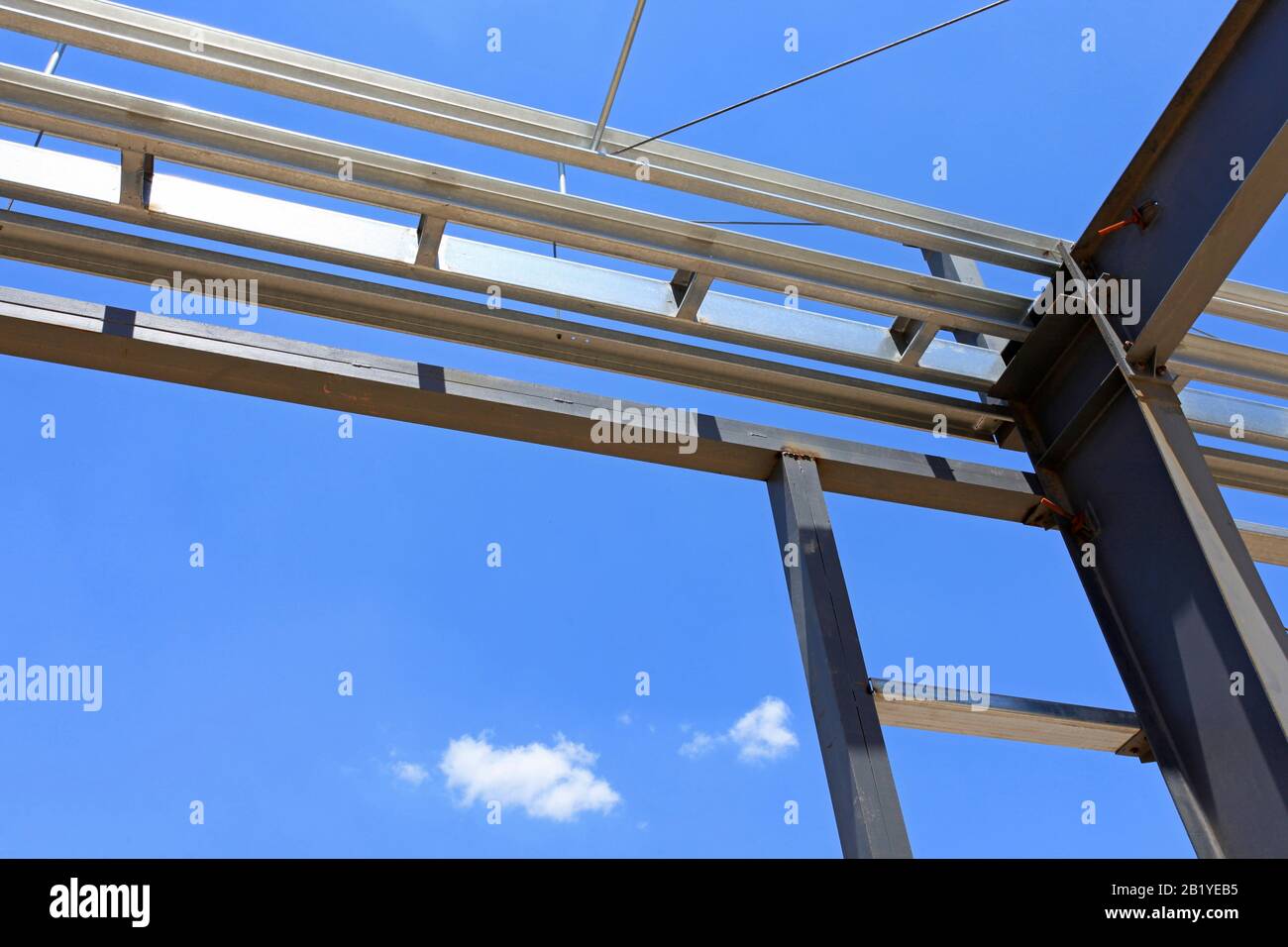 The steel structure，under the blue sky white clouds, very beautiful ...