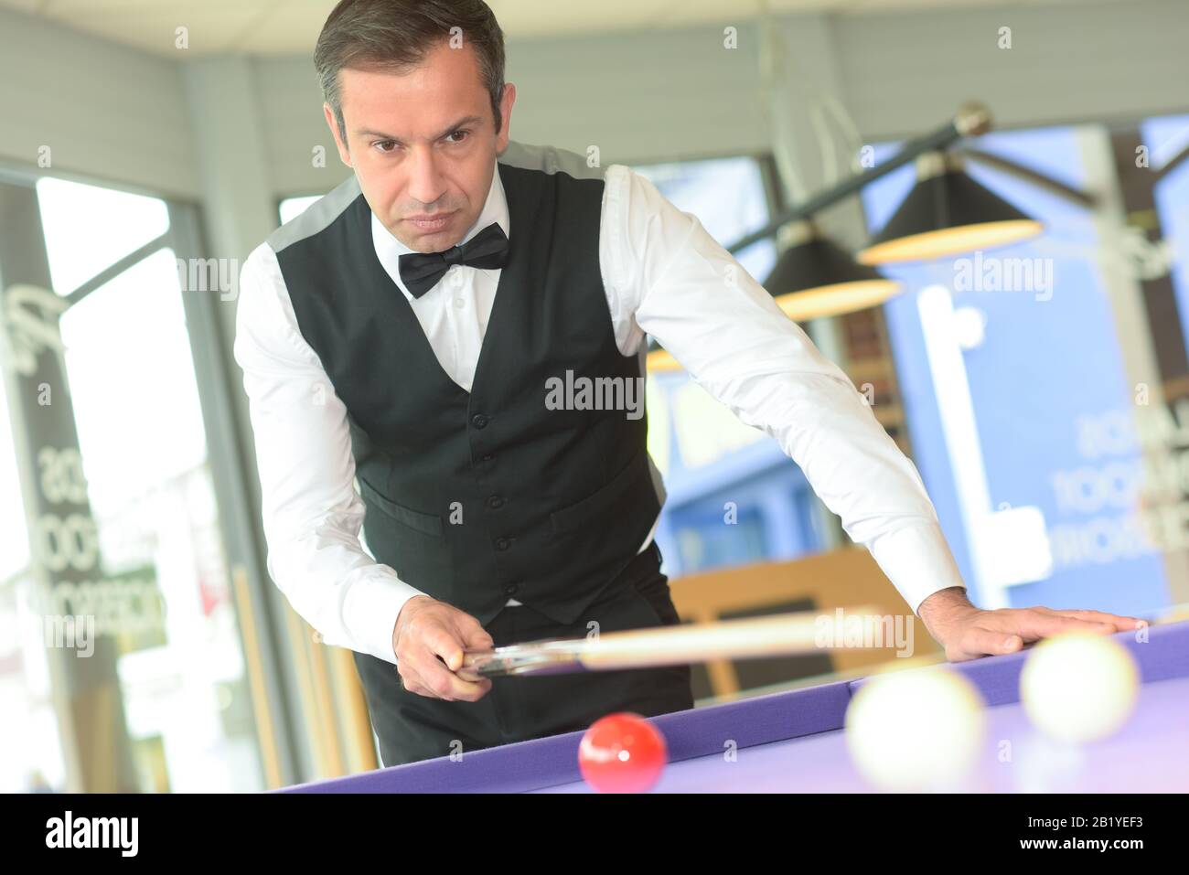 Billiard pose hi-res stock photography and images - Alamy