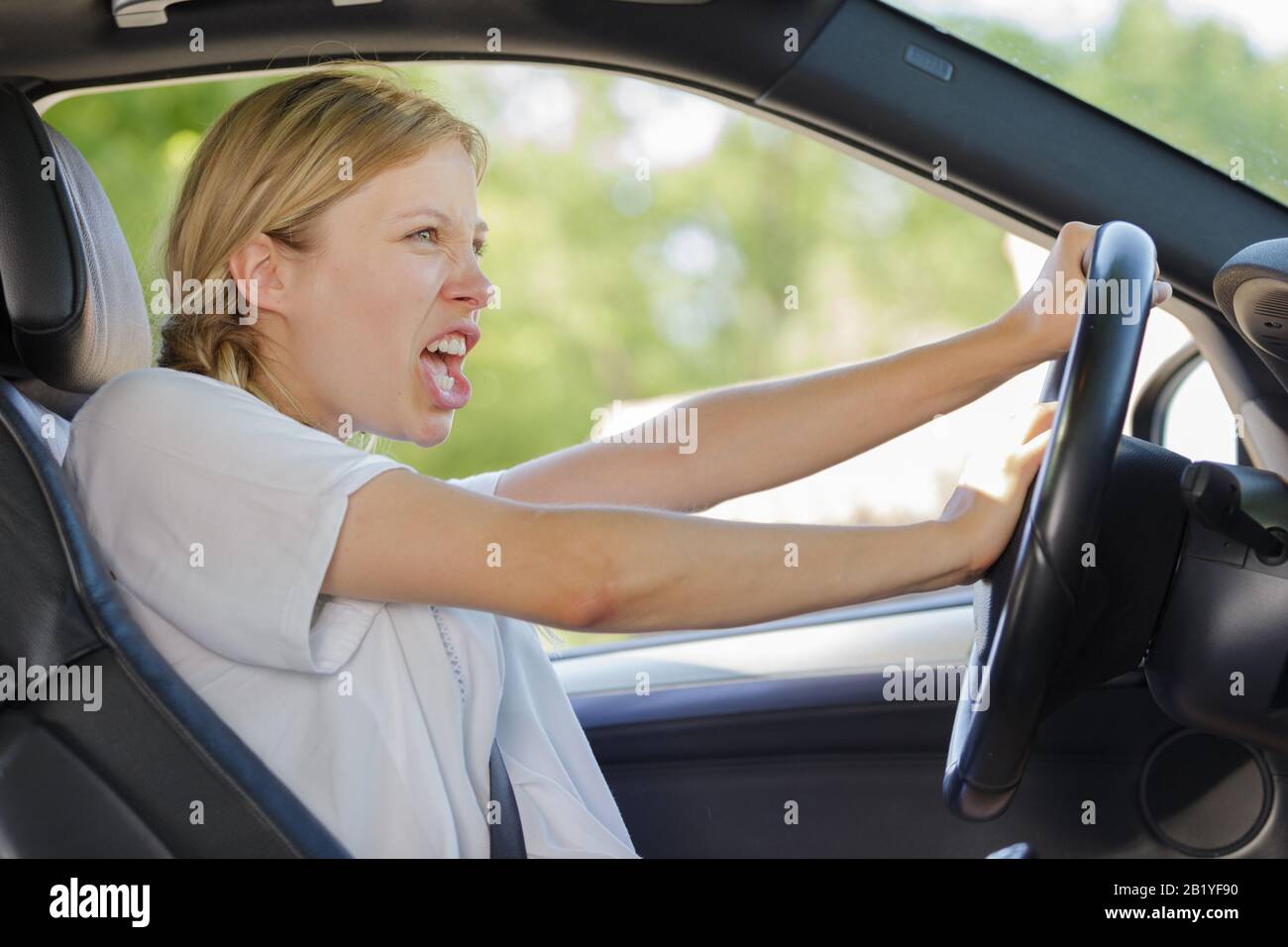 Hand honking horn hi-res stock photography and images - Alamy