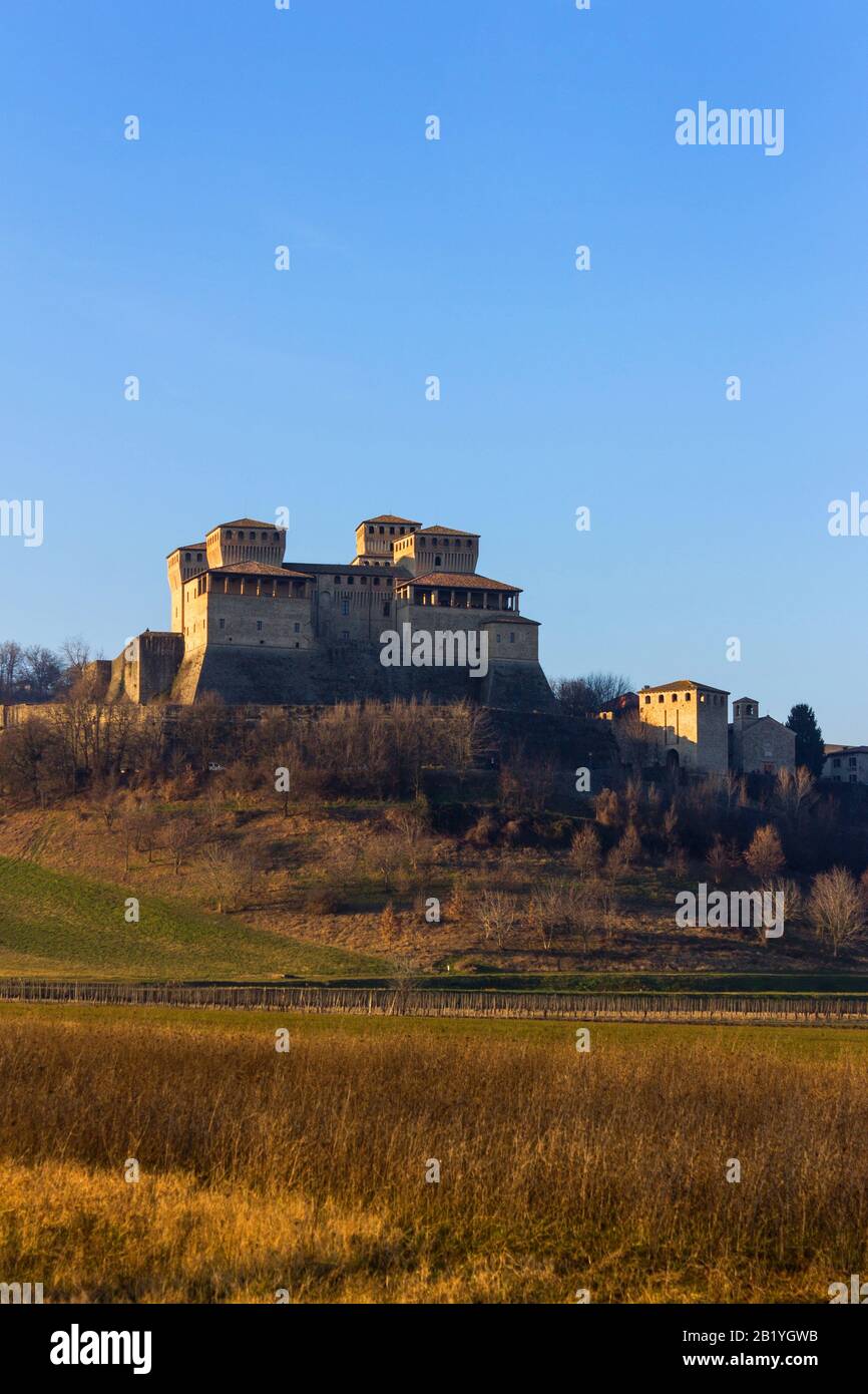 Chateau de torrechiara hi-res stock photography and images - Alamy