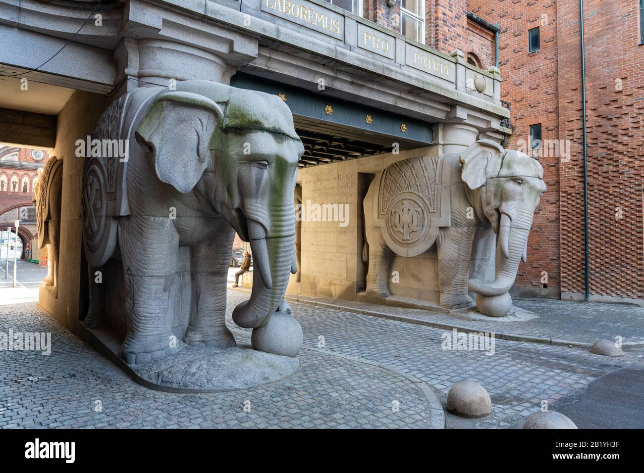 Elephant Gate at Carlsberg Brewery, Copenhagen Stock Photo - Alamy