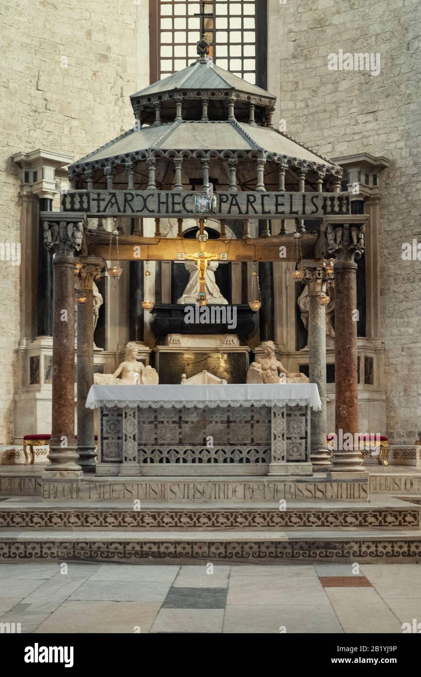 Altar in a church, Italy Stock Photo - Alamy
