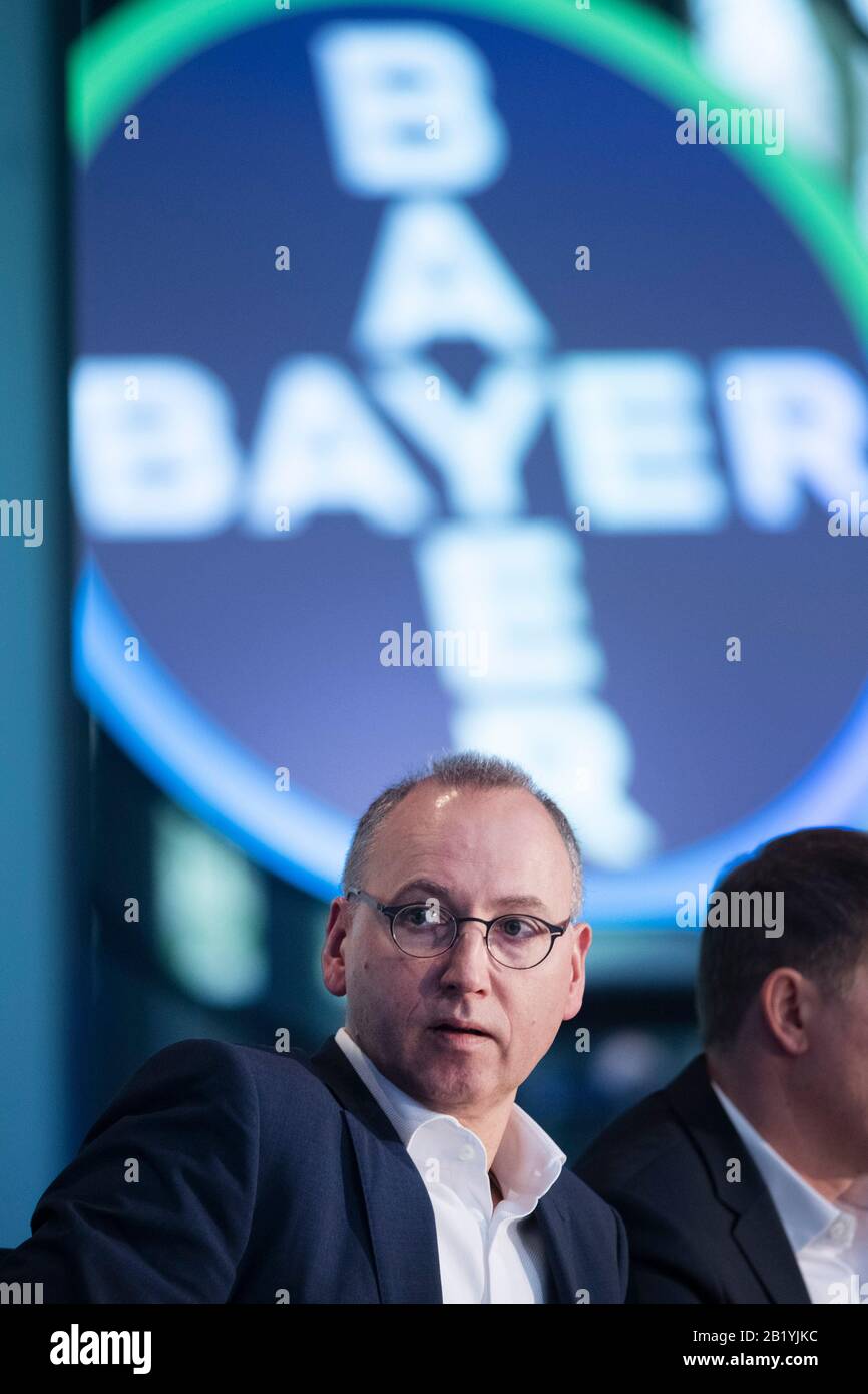 Bayer pharmaceutical products hi-res stock photography and images - Alamy