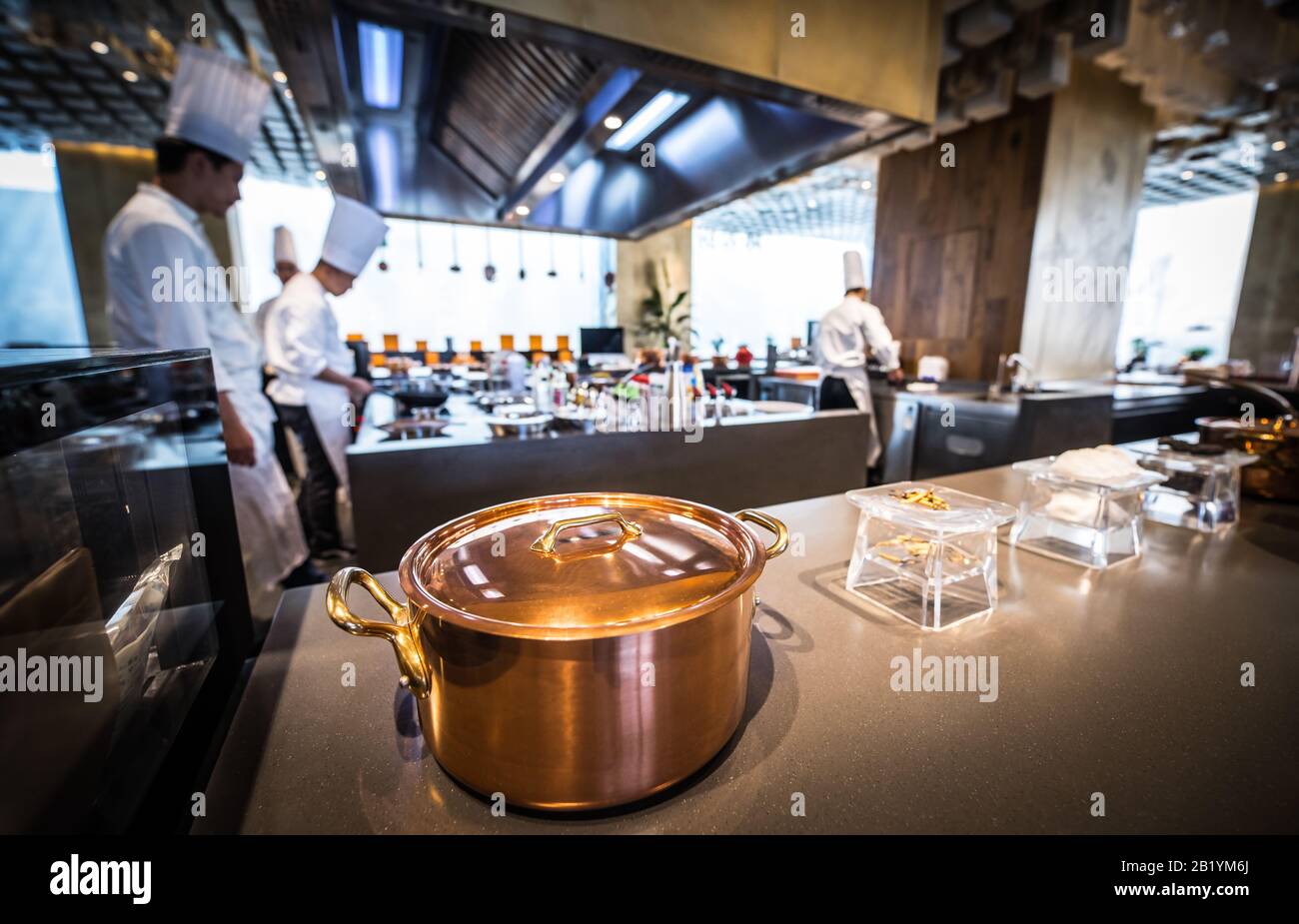 Chinese cooks hi-res stock photography and images - Alamy