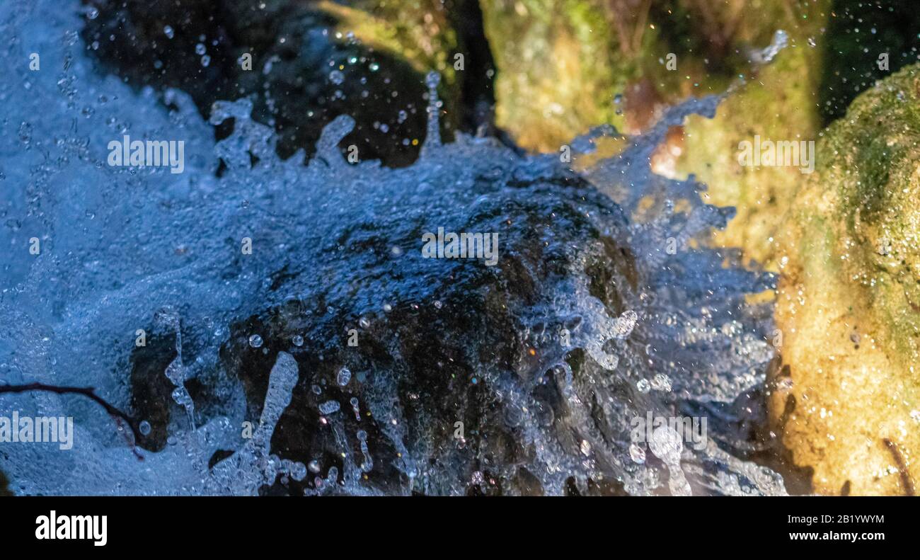 Wave crest hi-res stock photography and images - Alamy