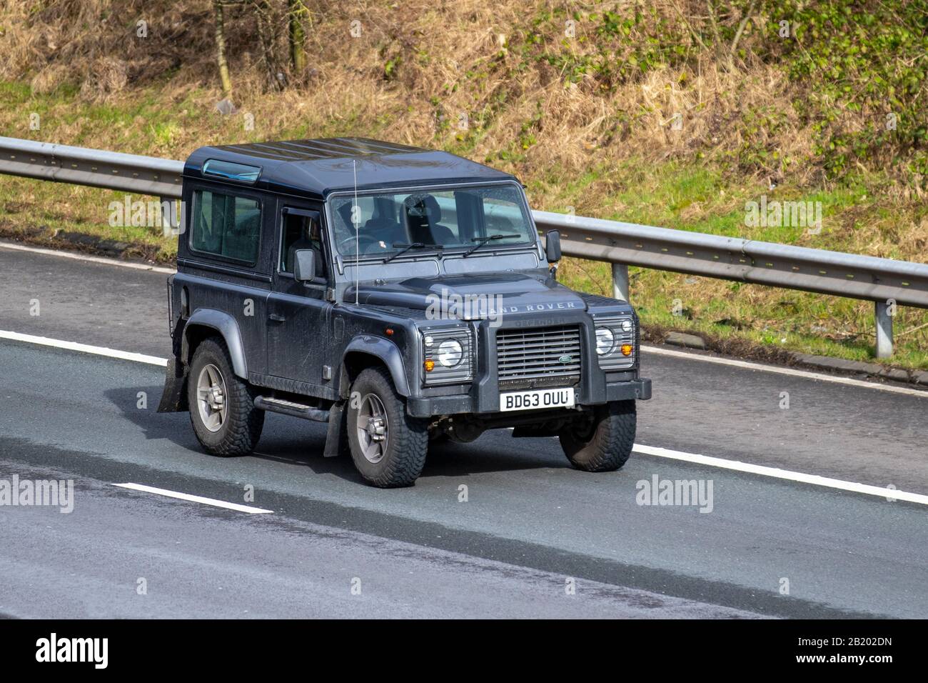 Grey land rover defender 90 cars hi-res stock photography and images ...