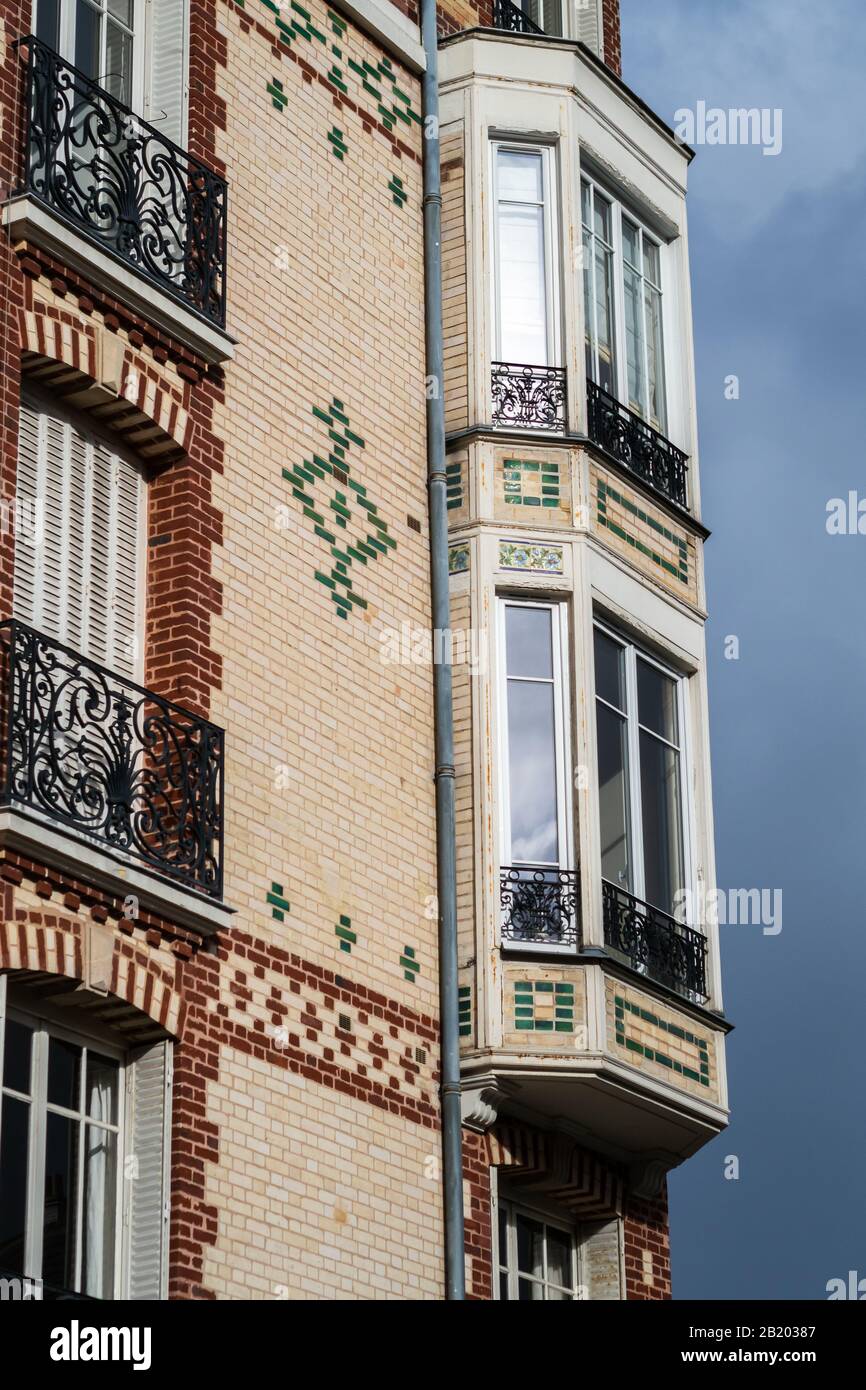 Bow window hi-res stock photography and images - Alamy