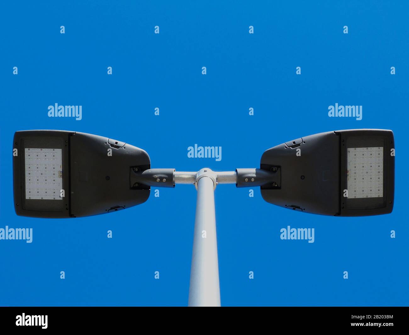 modern street light. square LED lamp head. bright aluminum tubular ...