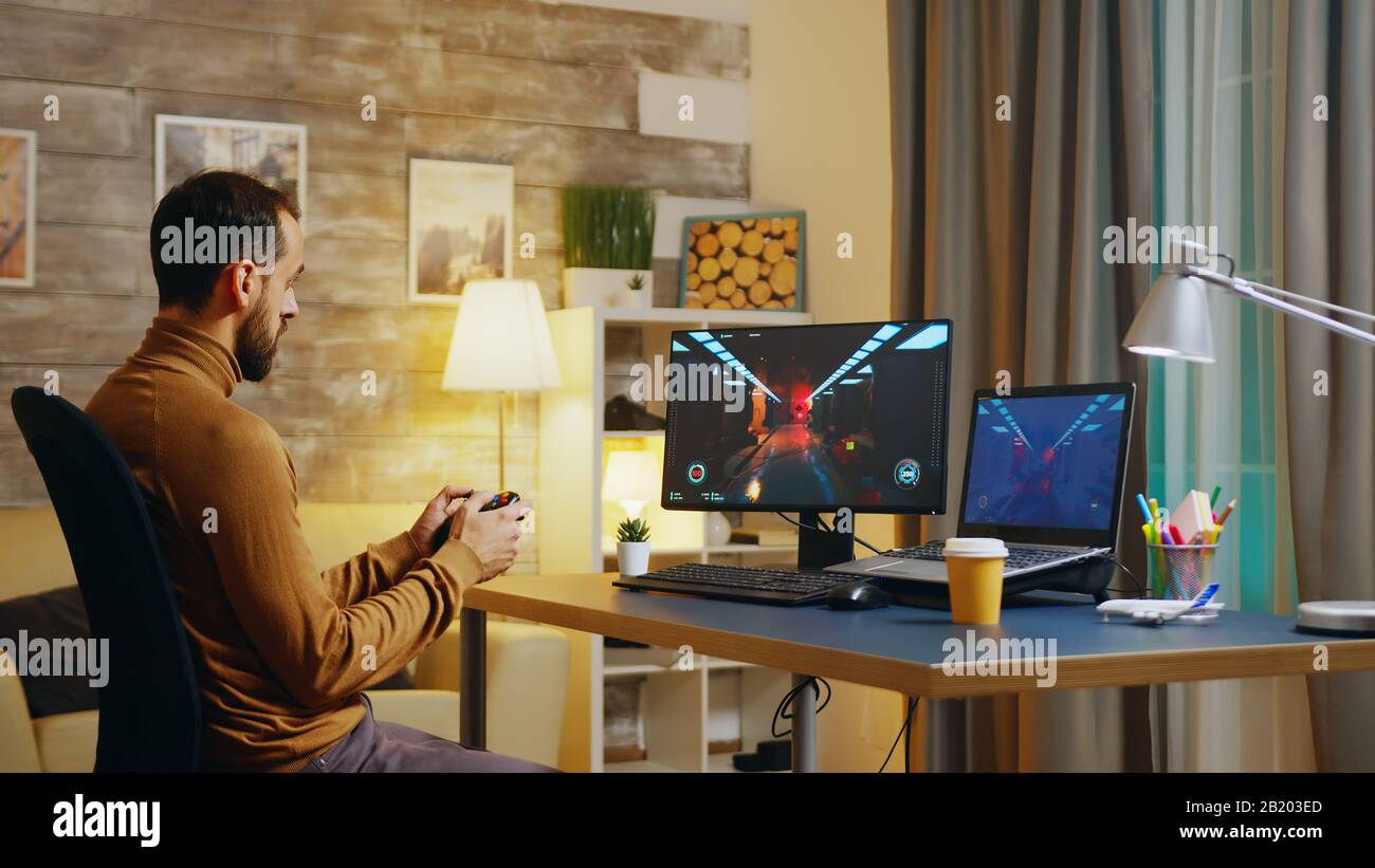 Video game designer team hi-res stock photography and images - Alamy