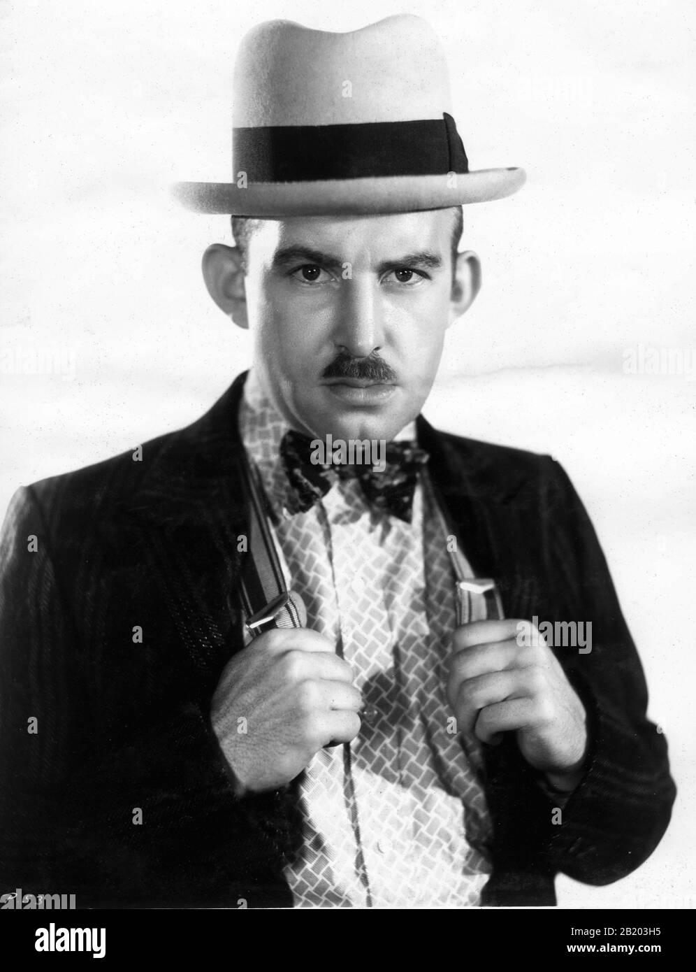 VINCE BARNETT as Angelo Publicity Portrait for SCARFACE 1932 directors ...