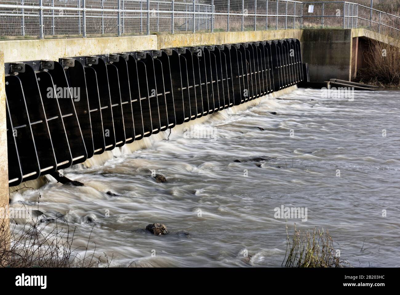 Attenborough weir on the the river Trent Nottingham,England,UK Stock ...