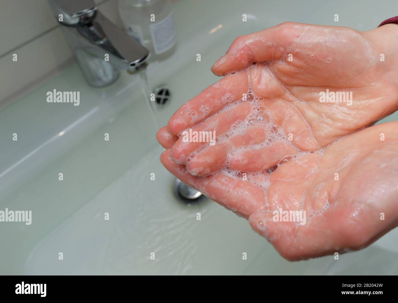 Thorough hand washing hi-res stock photography and images - Alamy