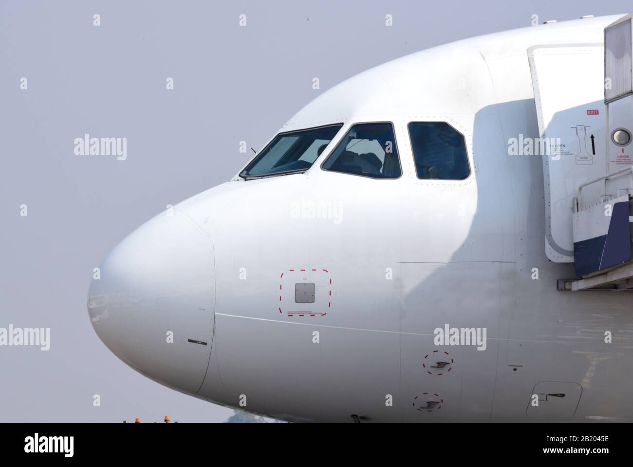 Nose against the window hi-res stock photography and images - Alamy