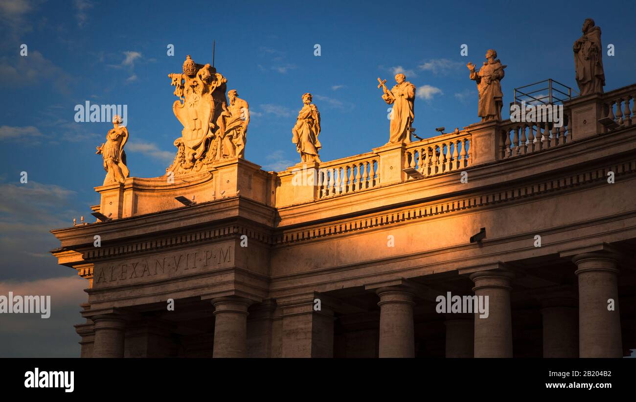 Roman travertine sculpture hi-res stock photography and images - Alamy