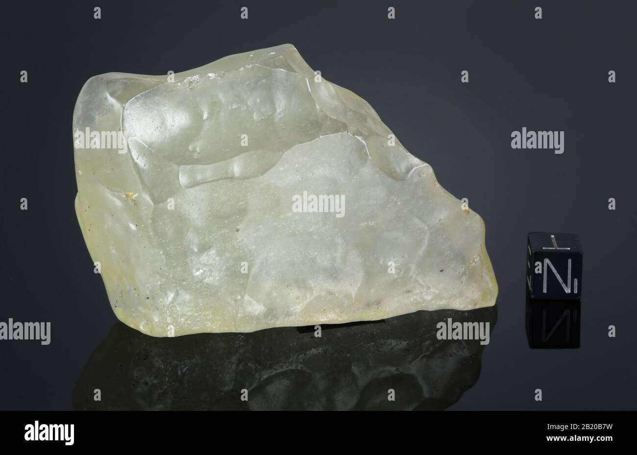 Libyan desert glass hi-res stock photography and images - Alamy