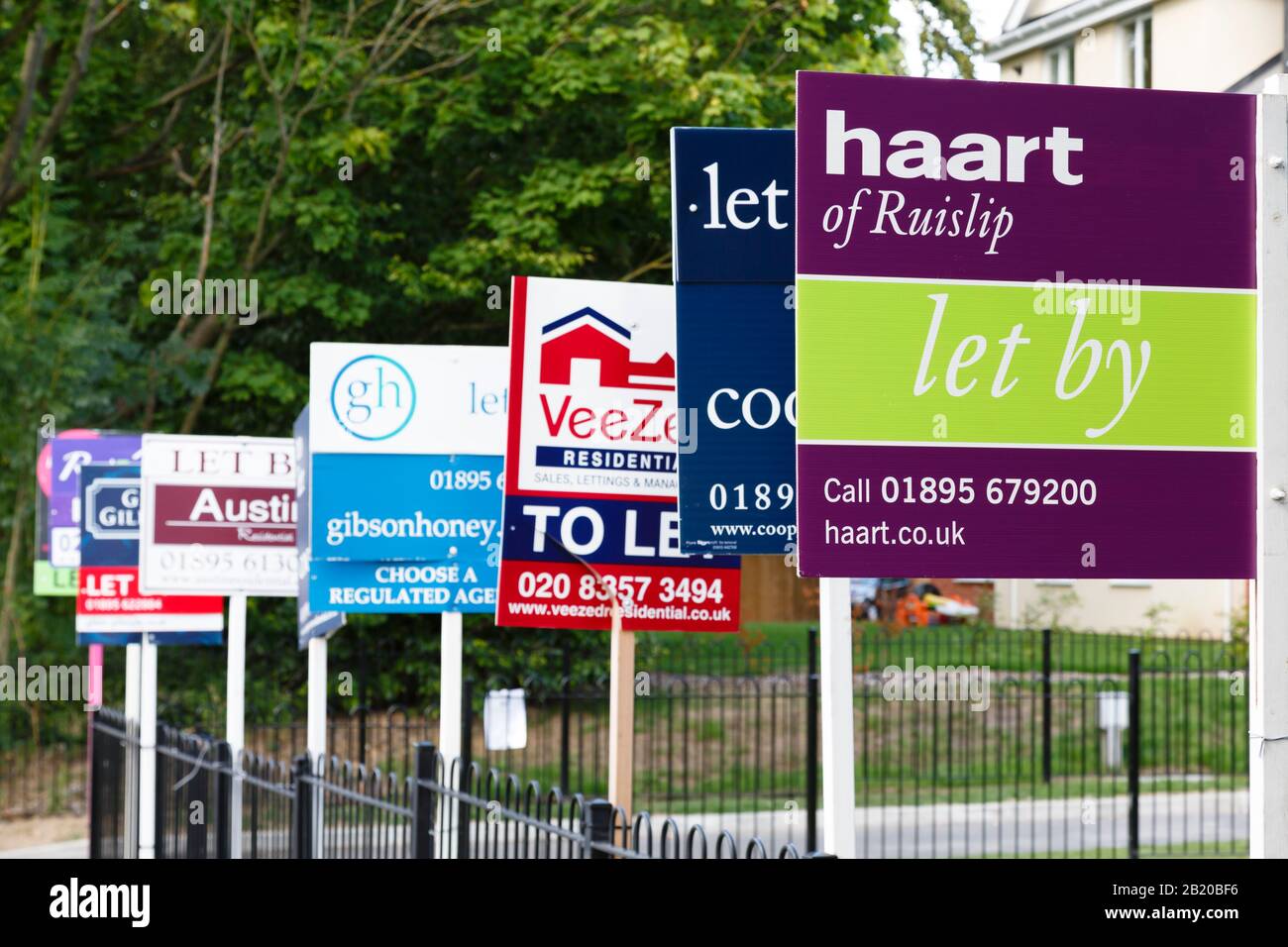 Property signboard hi-res stock photography and images - Alamy