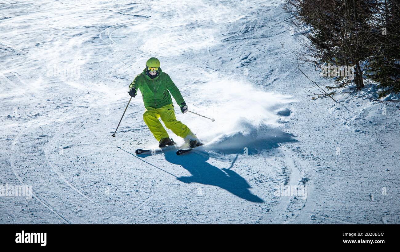 Skier enjoying the slope hi-res stock photography and images - Alamy