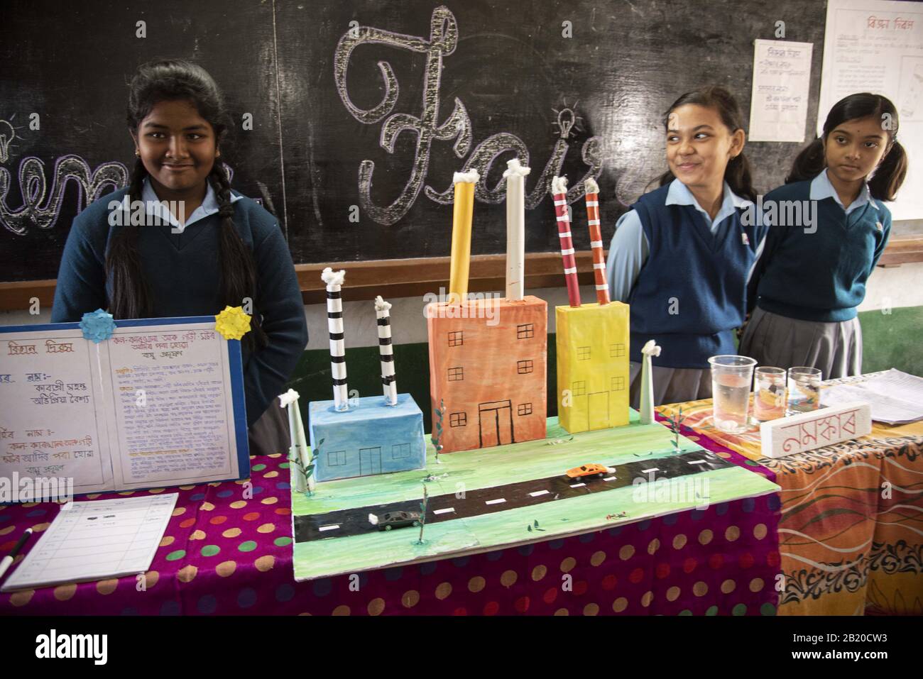 Guwahati, Assam, India. 28th Feb, 2020. Students show their science ...